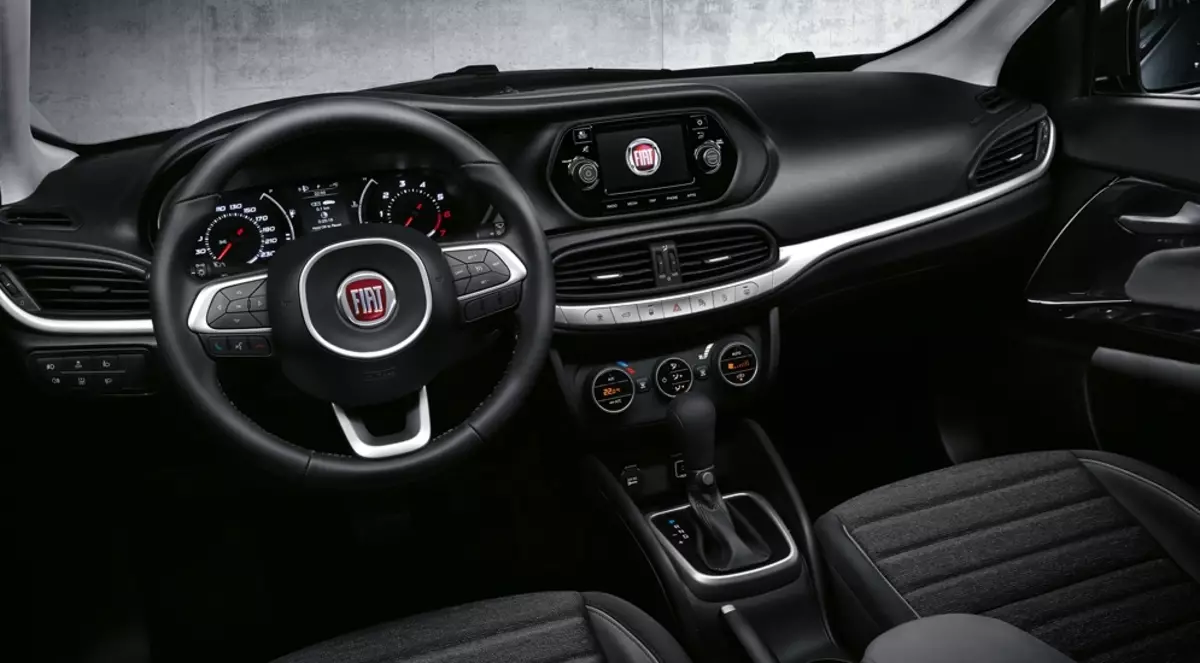 Fiat, İstanbulda yeni bir aegea kompakt sedanını göstərdi 828_4