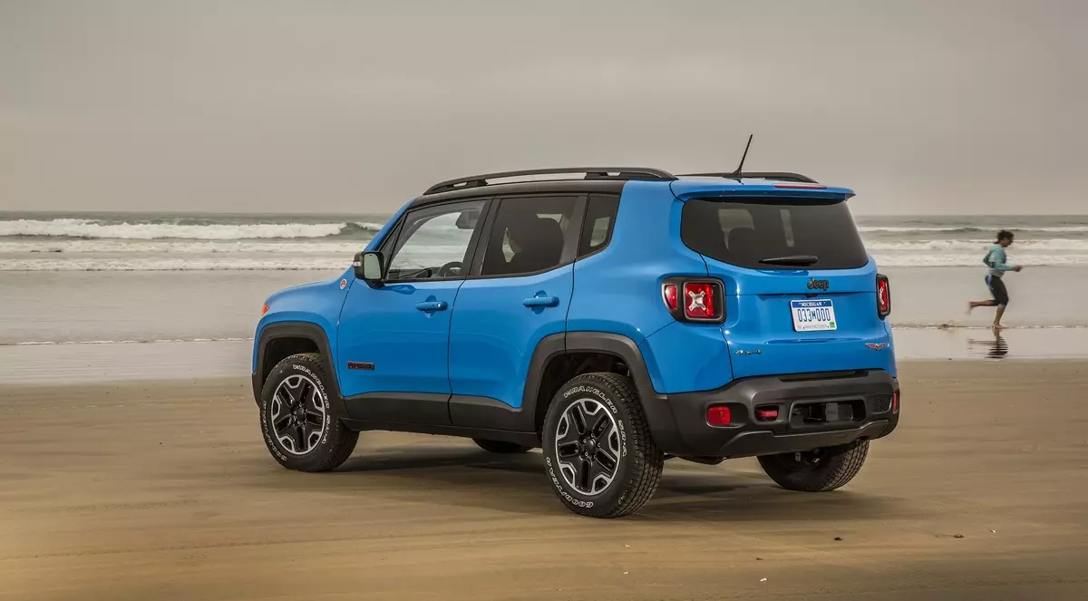 Prodaja Jeep Renegade upočasni zaradi menjalnika 
