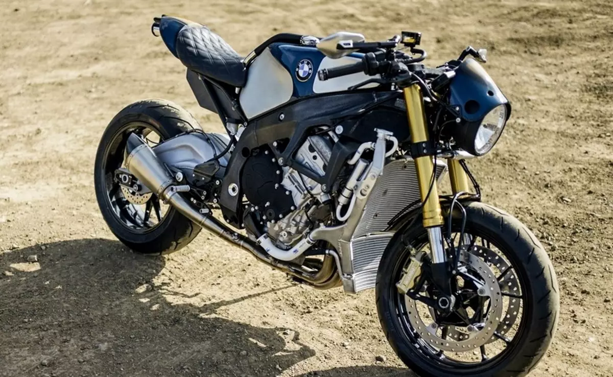 주연 : 올랜도 블룸과 BMW S1000r.