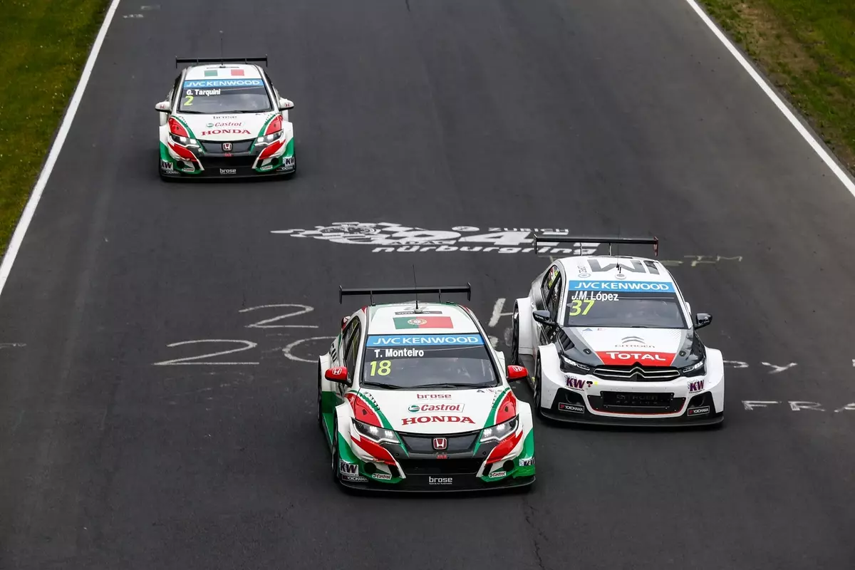 Muller a Lyub gleewen datt de Kampf fir den Titel am WTCC nach net ofgeschloss ass