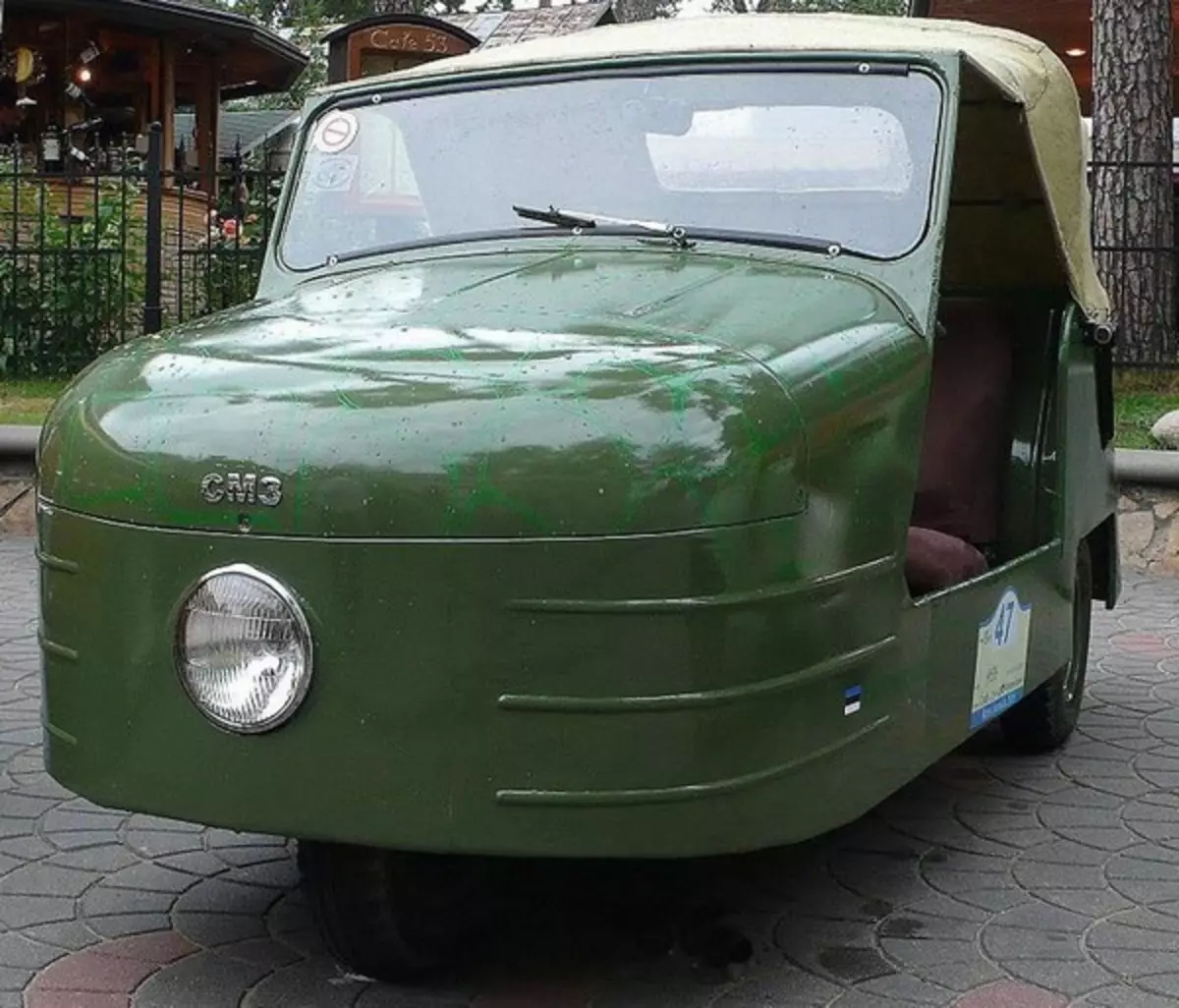 "Disabilitato" contro Messerschmitt e altre macchine sovietiche degli anni '50 in confronto con le auto estranee