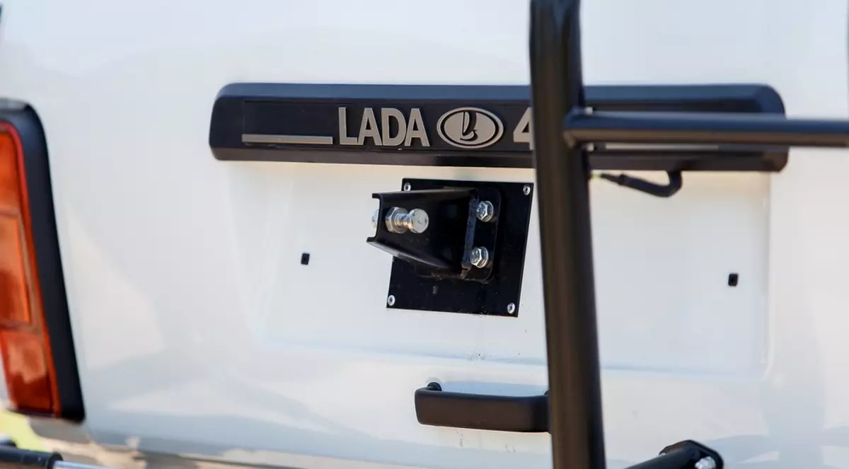 فتح کو فتح کے لئے کس طرح Lada 4x4 کا اہتمام کیا گیا ہے 86_18