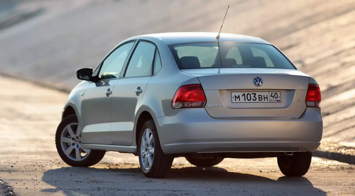 خرج مصنع Kaluga VW من الإجازة: يتم إعداد الناقل لإصدار بولو محدث 899_4