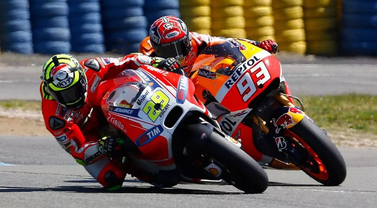 MOTOGP, ප්රංශයේ ග්රෑන්ඩ් ප්රීක්ස්: රොසි නැවතත් දෙවැන්න