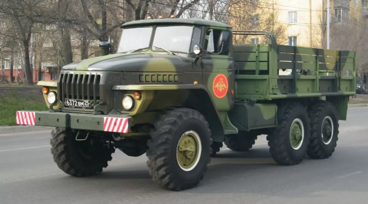 Räder des Krieges. Auf welchen Autos geht die russische Armee jetzt? 9098_10