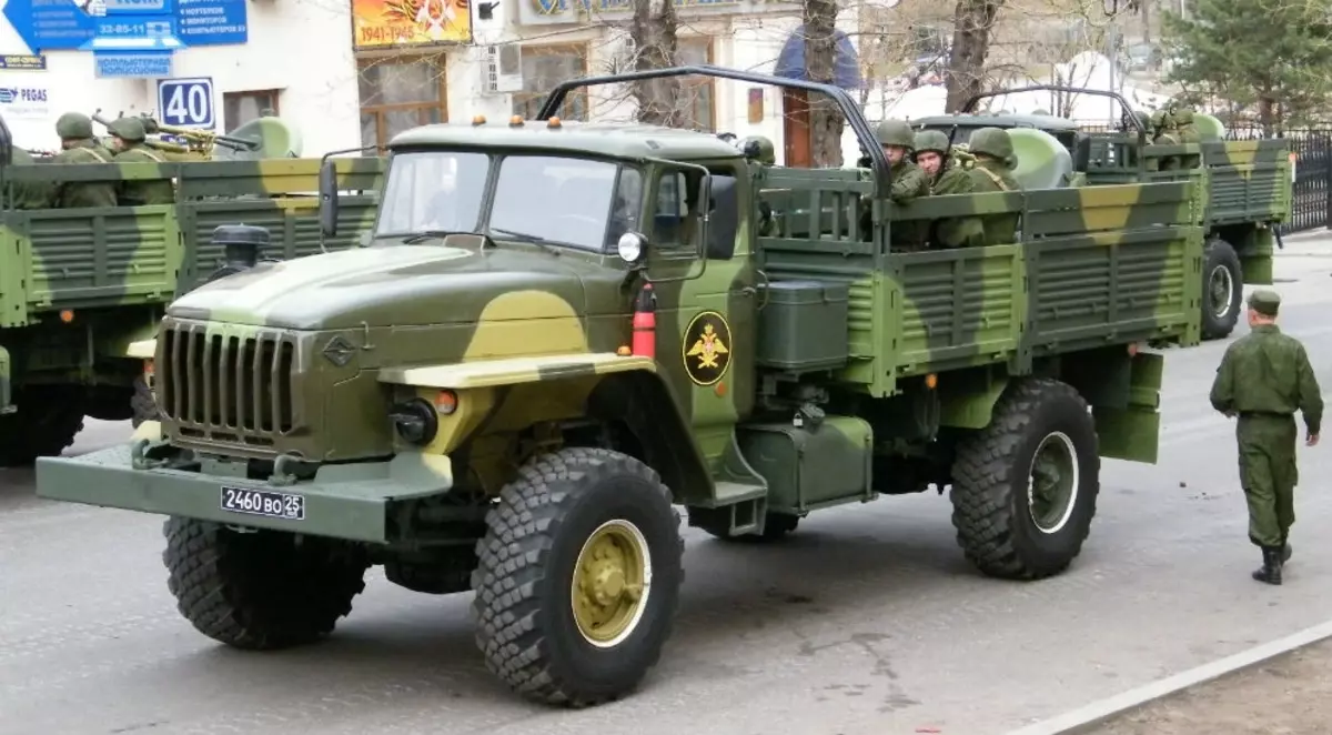 Räder des Krieges. Auf welchen Autos geht die russische Armee jetzt? 9098_11