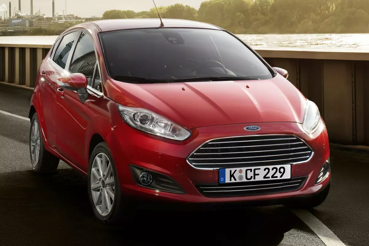 Ak nouvo dyezèl ford fiesta "manje" sèlman 3.2 lit sou "san"