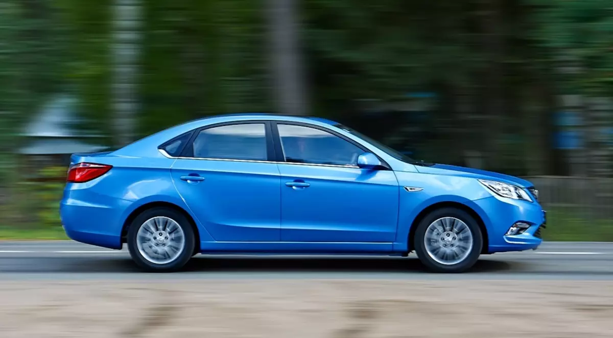 Test Drive Changan Eado: Ni fyddant yn arnofio y blaned ... 9567_18