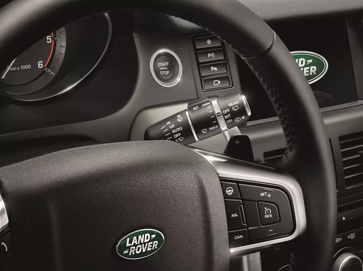 Land Rover prezante Freelander Siksè - New Dekouvèt Sport 9825_10