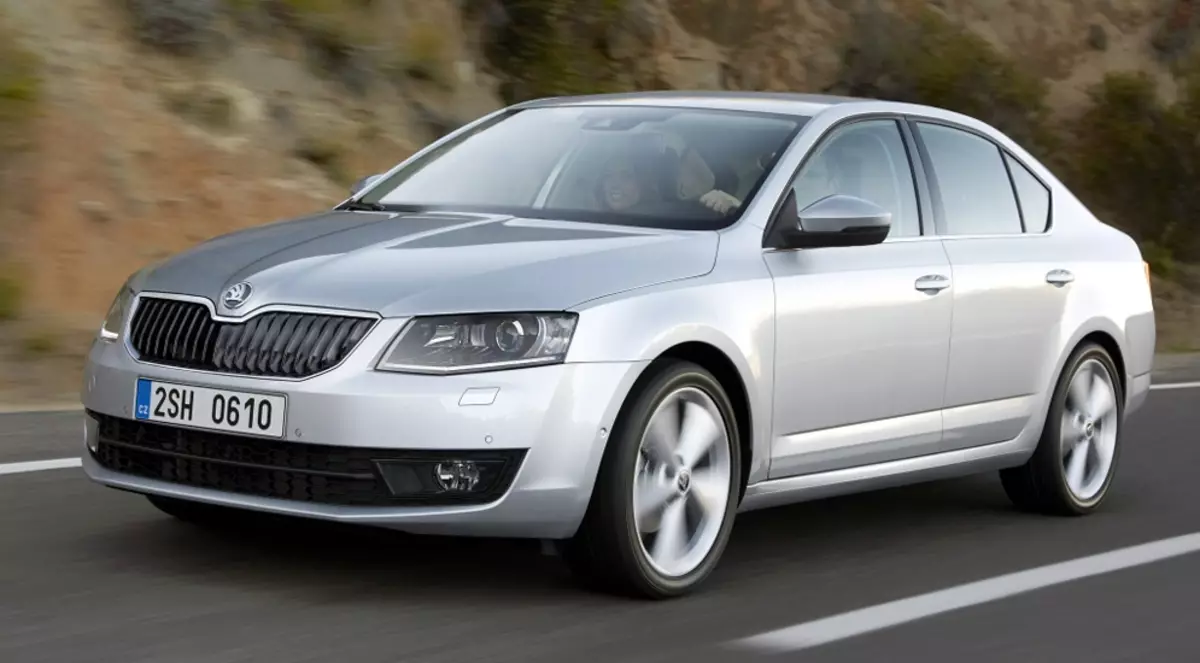 SKODA OCTAVIA, kunnes kesäkuun 2015 loppuun voi ostaa 745 000 ruplaa