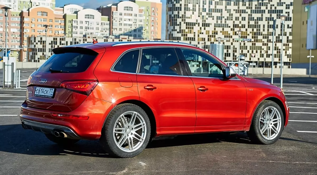 Kuyesa kuyendetsa Audi Sq5: Digital Kuma dzira